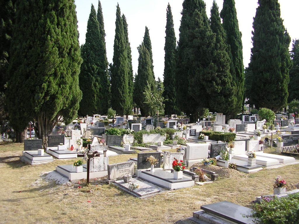 Splitsko groblje Lovrinac traži grobare, čistače i klesare