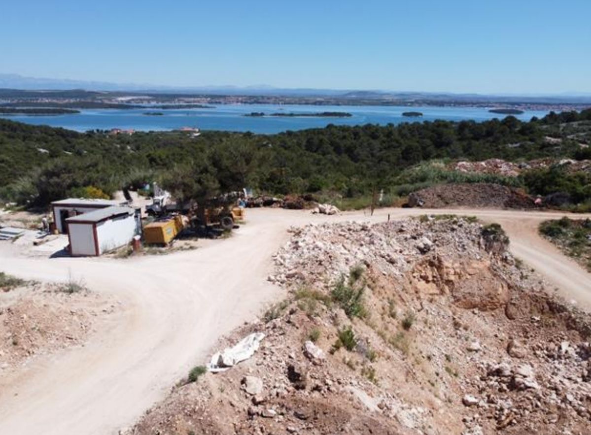 Kamenolom na vrhu Pašmana udaljen 600 metara od kuća, a neće utjecati ...