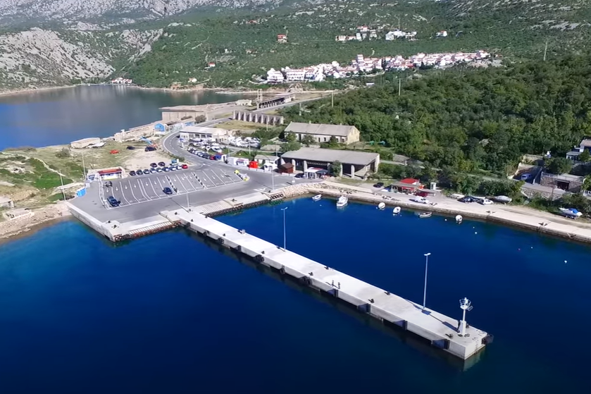 OPREZ U PLOVIDBI! U uvali Mala Stinica u Velebitskom kanalu ugašeno je ...