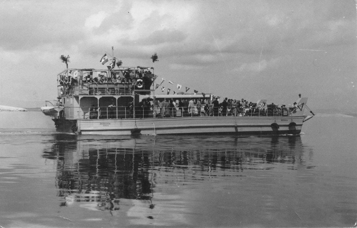 Prije 65 godina drvenim trajektom uspostavljena je prva trajektna ...