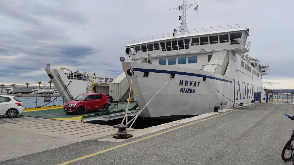 Nakon Olivera, pokvario se još jedan trajekt!