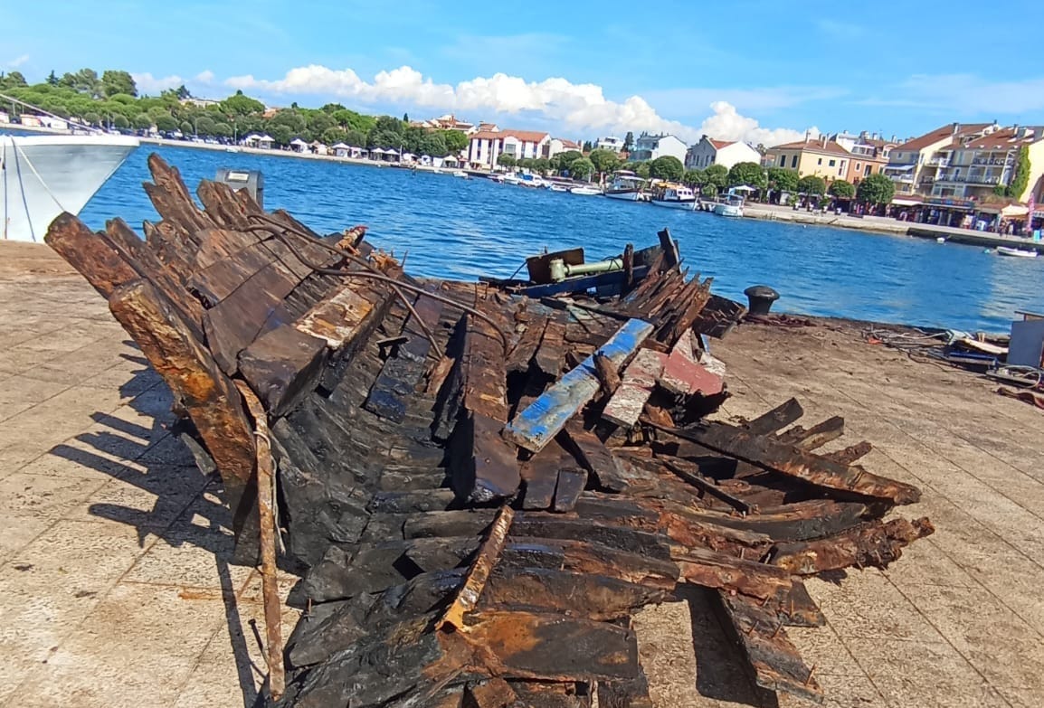 FOTO Ovo je sve što je ostalo od broda, kojeg je nevrijeme u Umagu ...