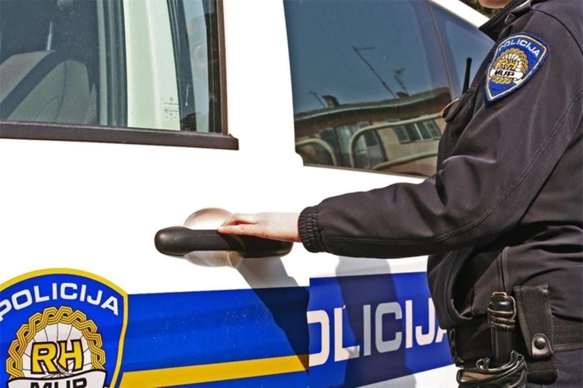 Šibenska policija privela muškarca koji je na društvenim mrežama vrijeđao Hrvatsku