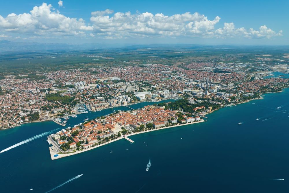 ZADARSKA RIVA SPREMNA ZA NOVE POČETKE Radovi završeni prije roka ...