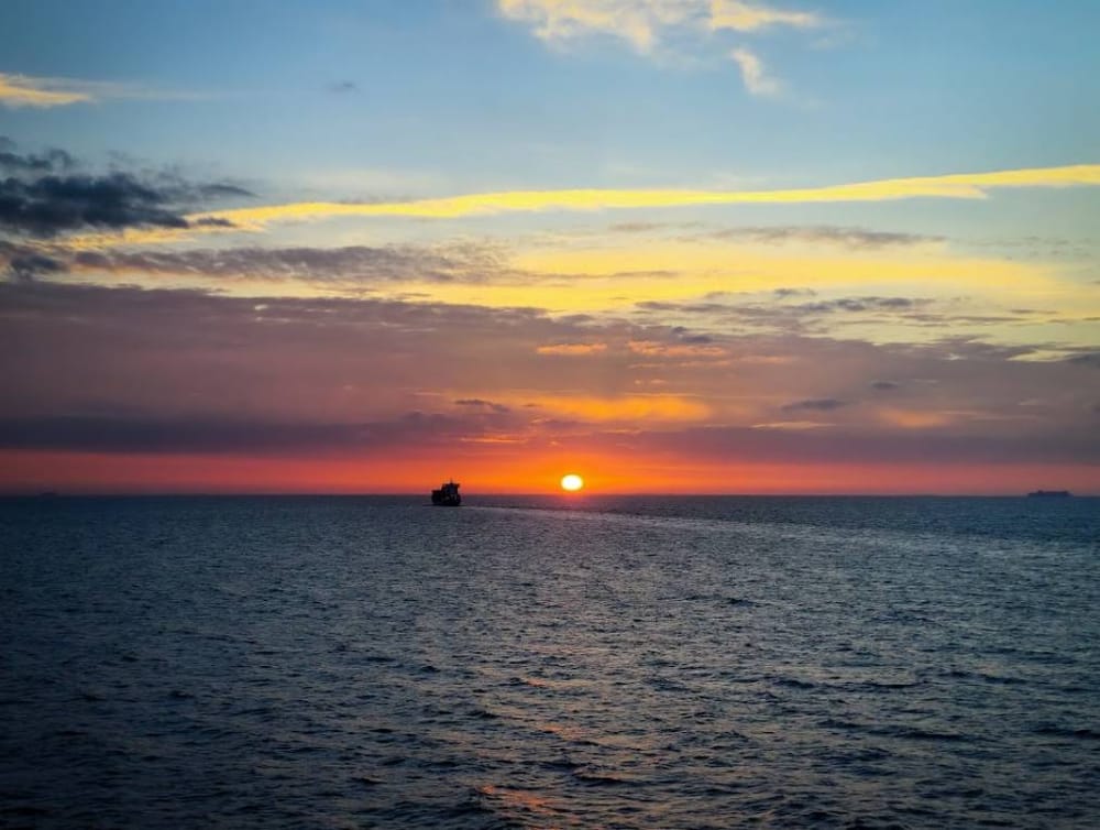 Kineski brod s ruskim kapetanom "slučajno" vukao sidro pa presjekao ...