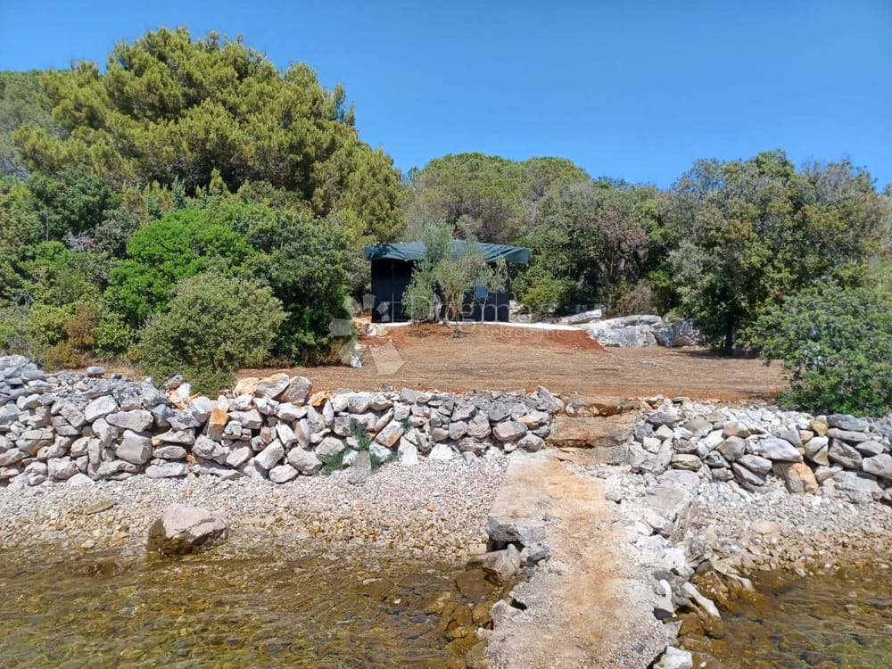 Na Ižu se OVO prodaje za kuću i to za cijenu od 329.000 €: "Uz kuću ide ...