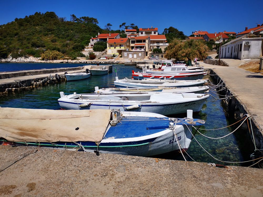 Zverinac – otok oaza mirnog života | | Morski HR