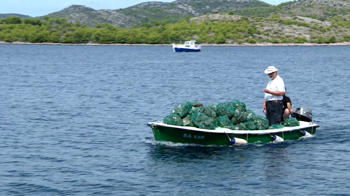 Kako koćari sudjeluju u čišćenju morskog dna od otpada?