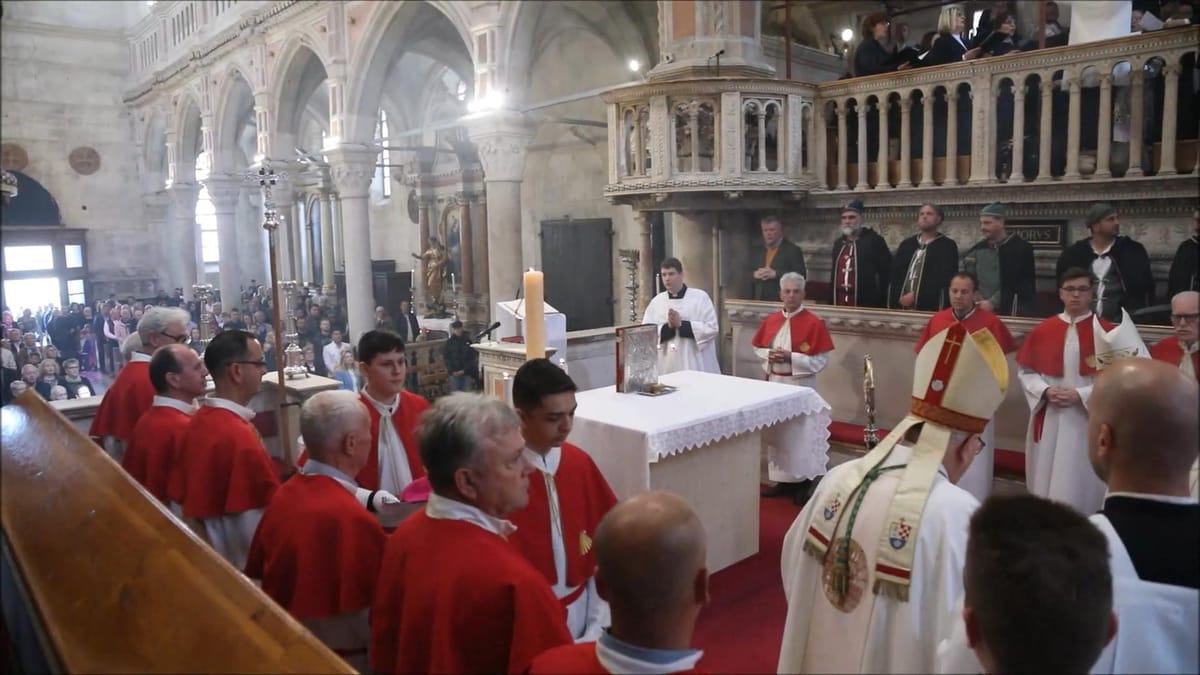 Uskrsno slavlje u prekrasnoj šibenskoj katedrali