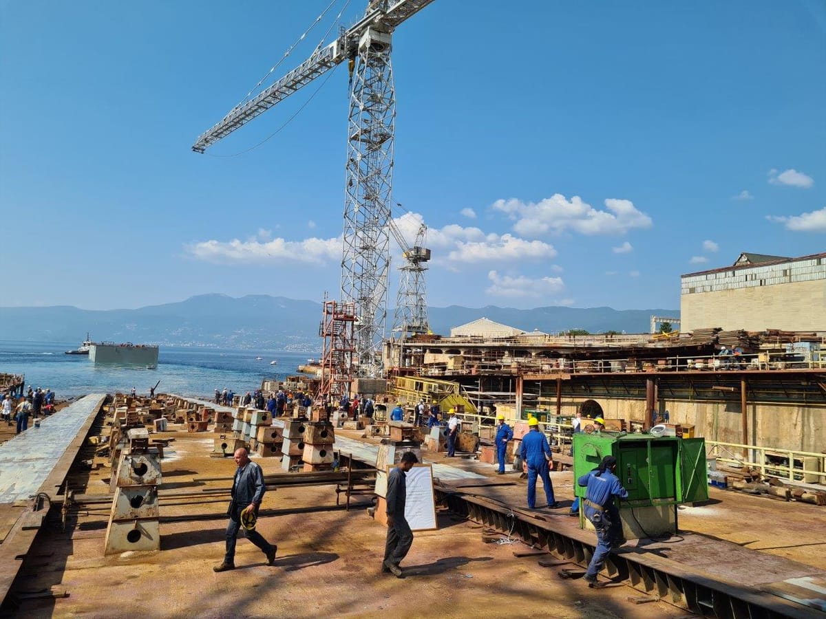 FOTO Svečano porinuće pontona za Dok 11 za Brodogradilište "Viktor Lenac"