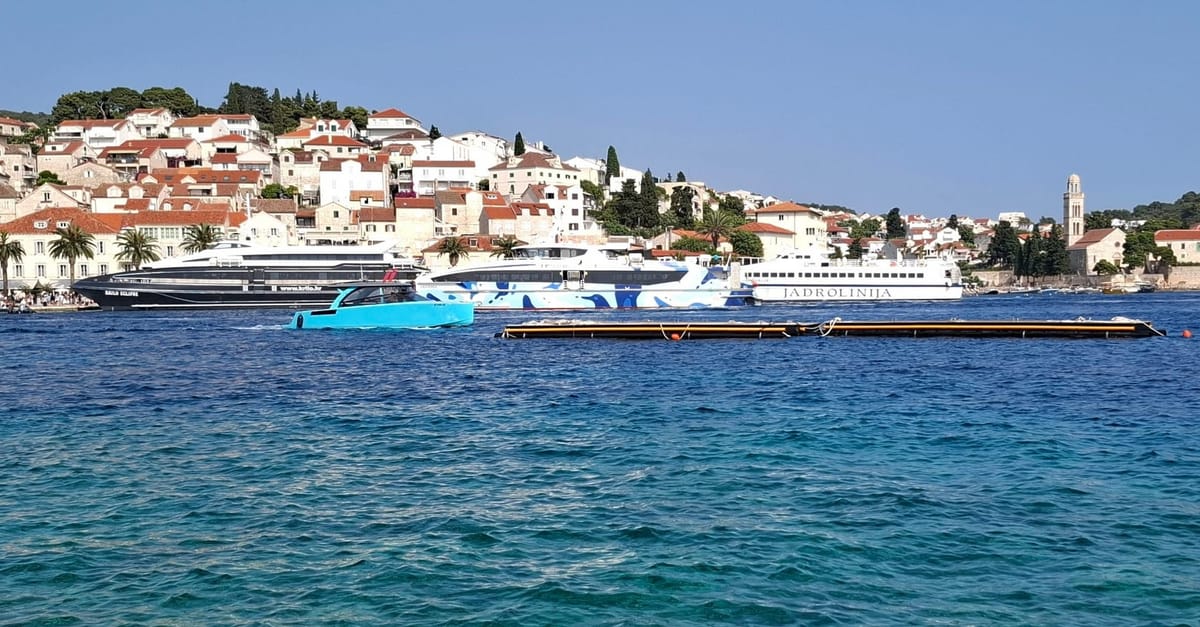 KOLIKO JE SIGURNA? "Luka Hvar pretrpana plovilima, a katamarani brzo ...