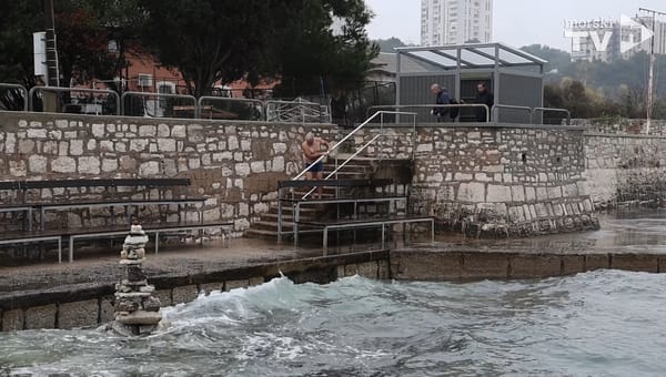 VIDEO: BEACH BOX Zimski kupači u Puli dobili nadstrešnicu
